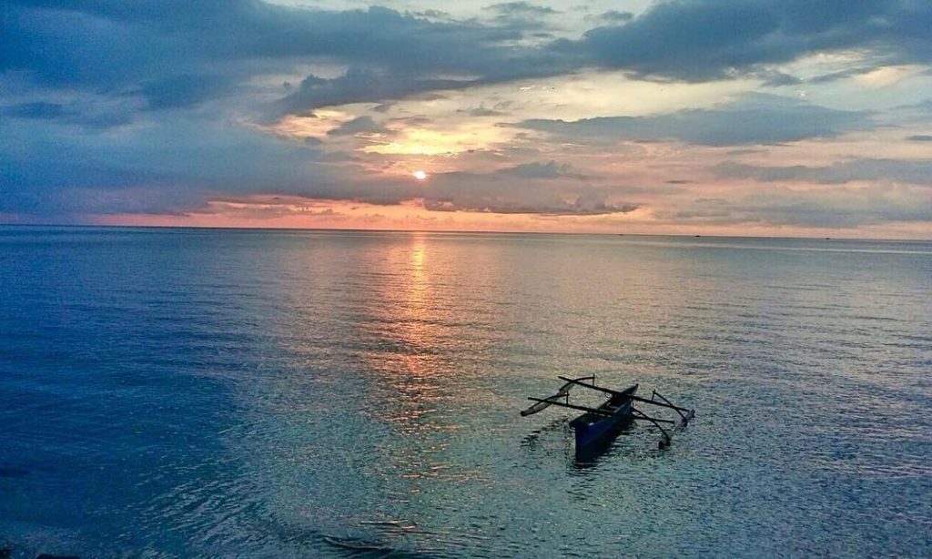 Pantai Malalayang Manado | Joglo Wisata