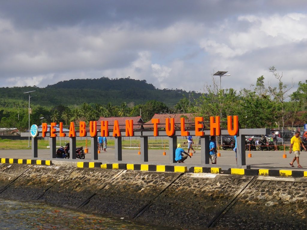 Pelabuhan Tulehu | Joglo Wisata