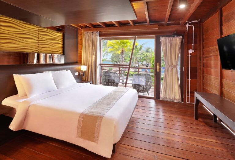 7 Rekomendasi Hotel di Karimunjawa dengan Pemandangan Terbaik | Joglo ...