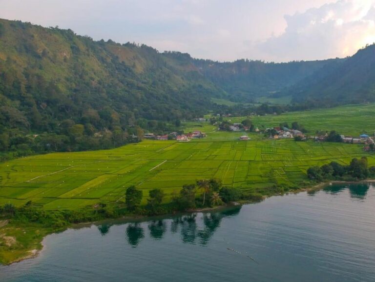 Dari Pantai ke Bukit! Ini 10 Tempat Wisata di Balige yang Wajib Dicoba ...